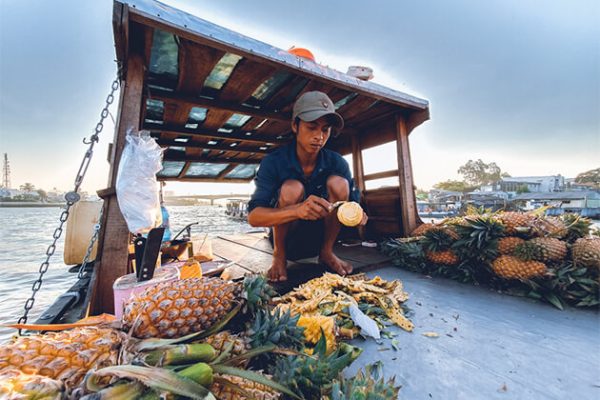 Floating Markets – the Noticeable Highlights in Mekong Delta ...
